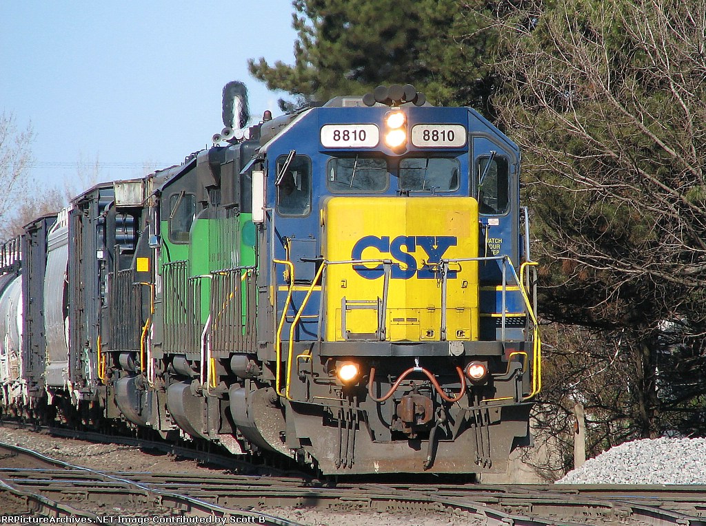 CSX 8810 Q200 hits the NS diamonds